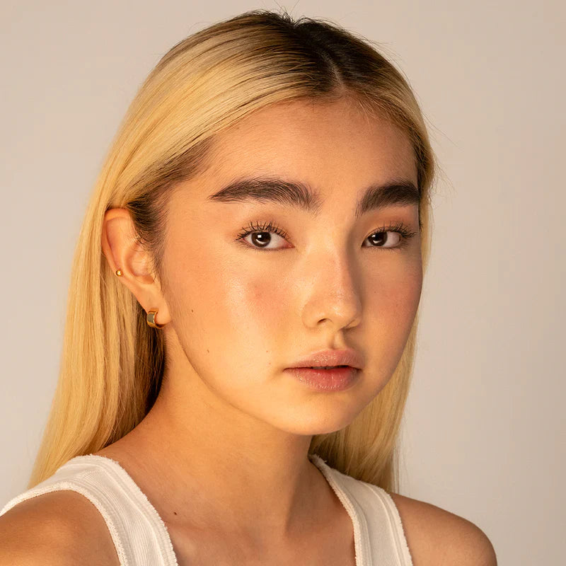 How To Apply Cream Bronzer: 5 Unique Ideas | RMS Beauty